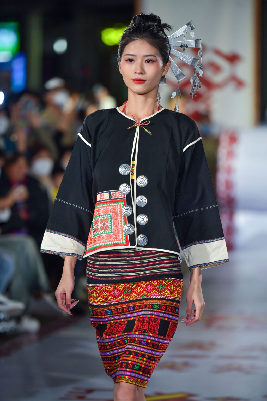 The Traditional Li Textile Techniques and Its Trend Code