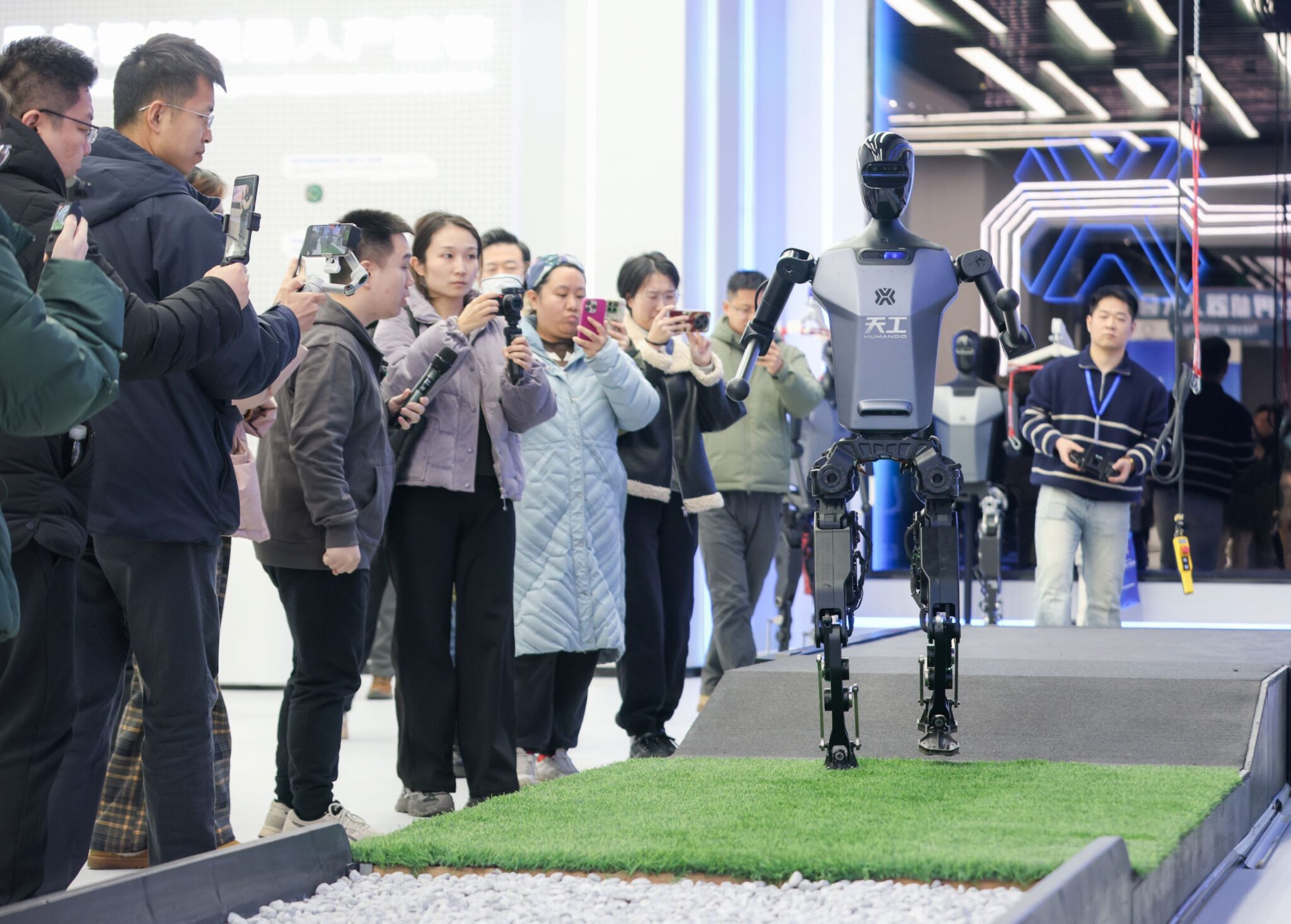 Humanoid Robots Redefining Daily Life