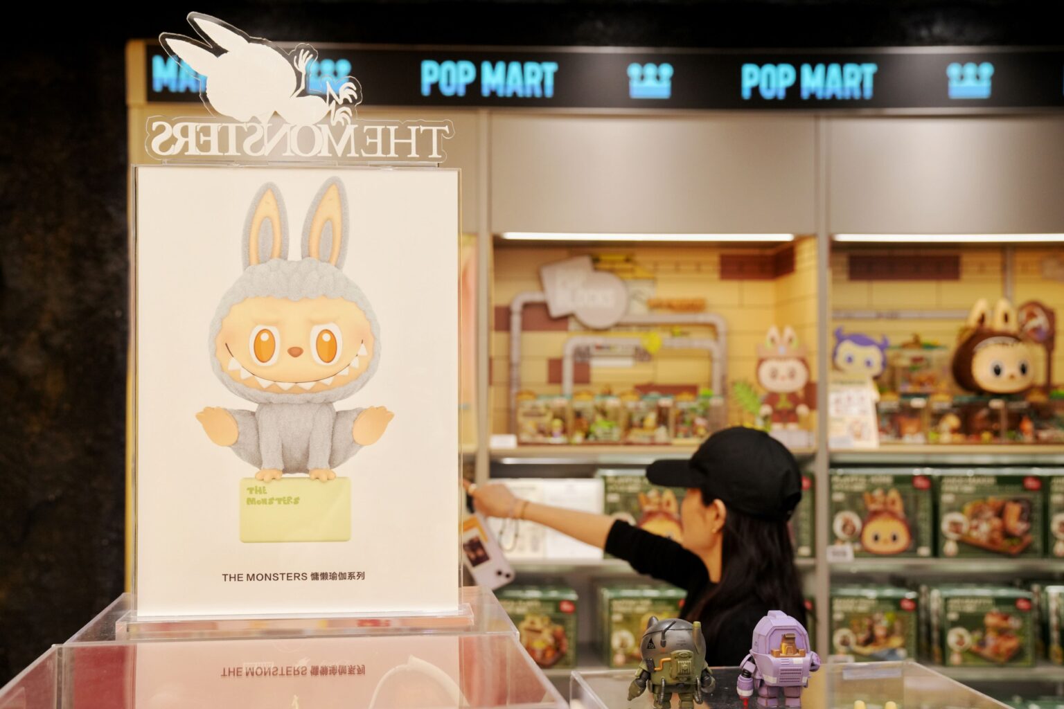 Mint Green Labubu Toy Sells for ¥1.08 Million at Beijing Auction ...