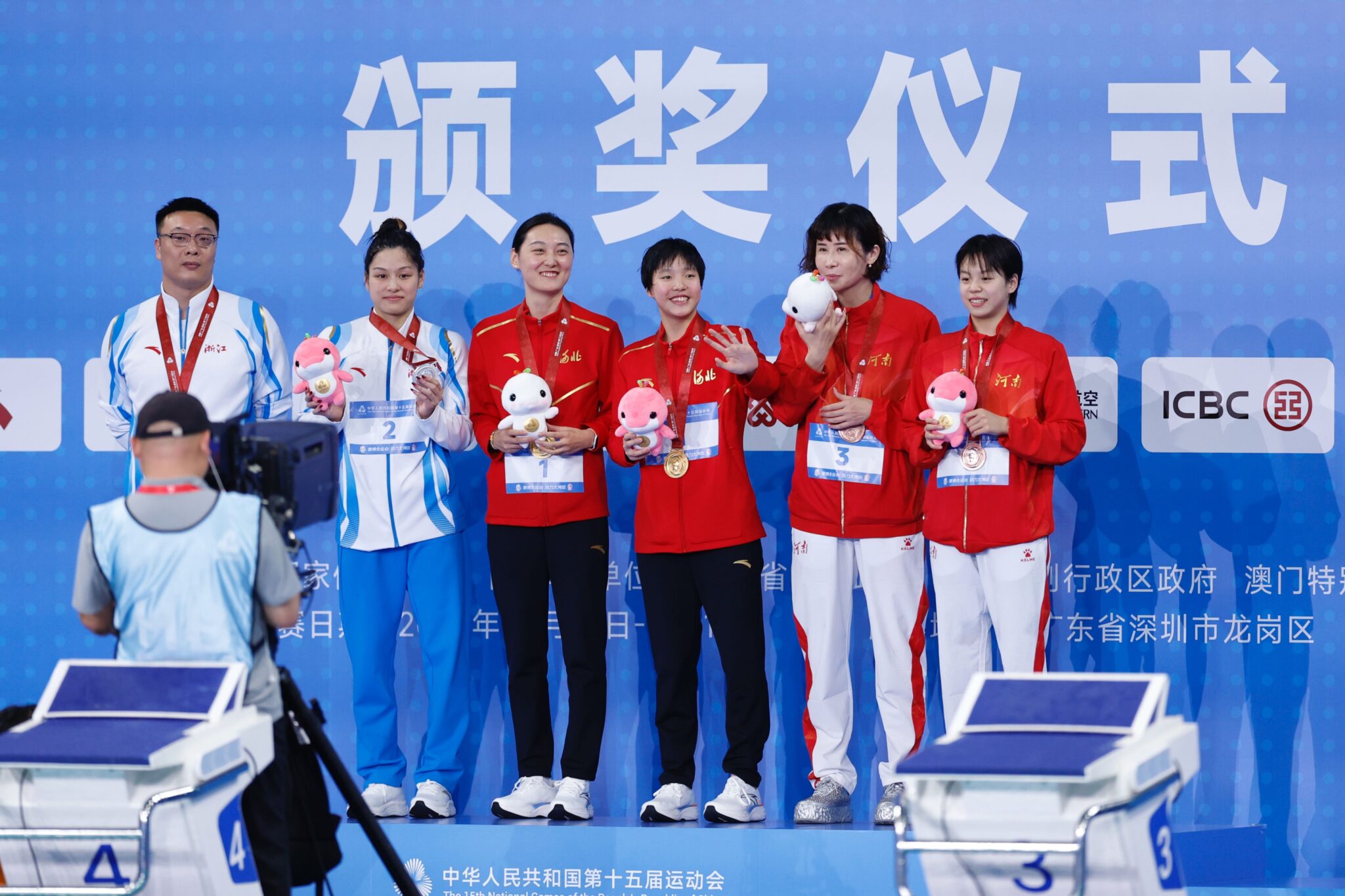 Rising Swimming Star Yu Zidi Sets New Asian Record
