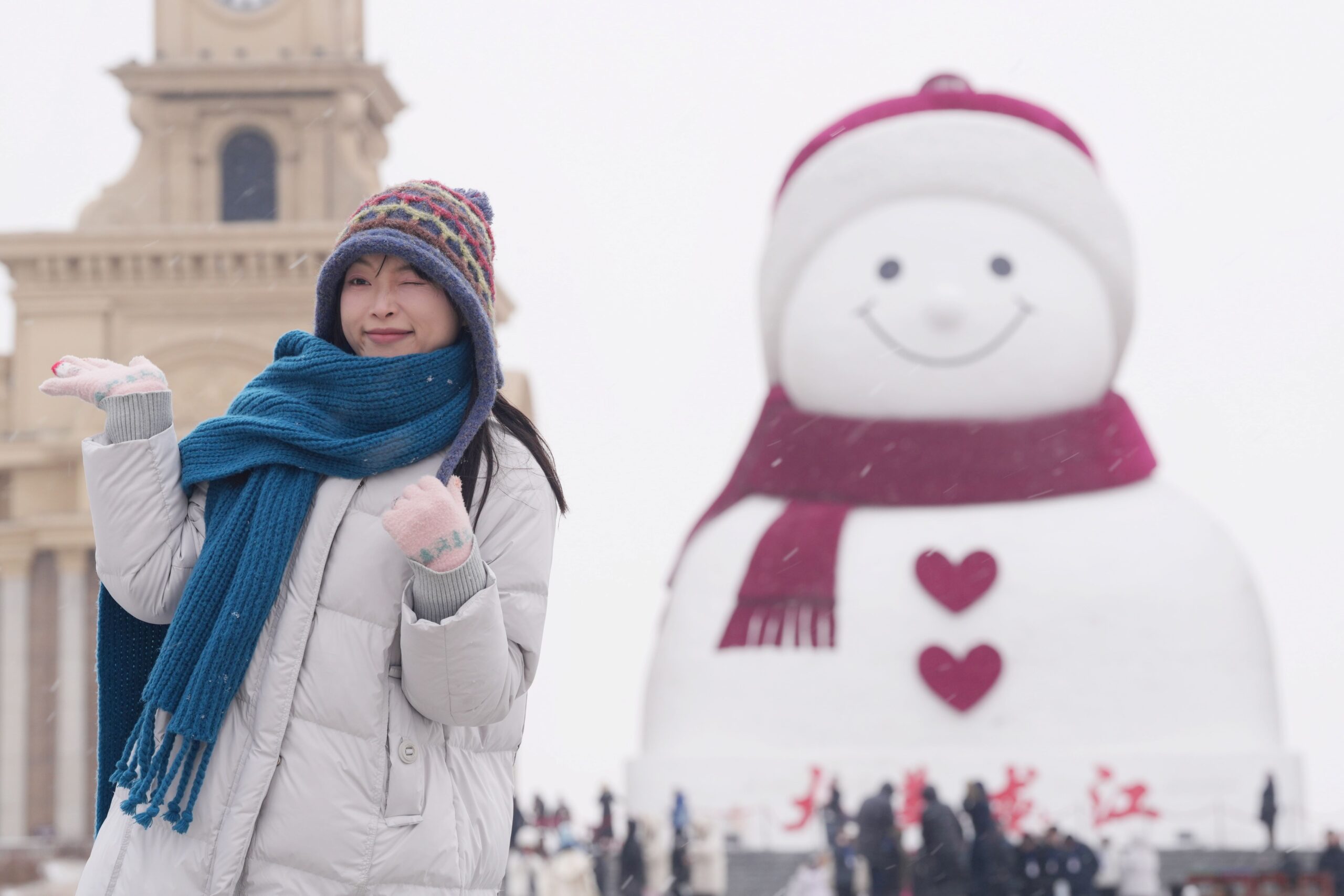 Say Hello to Harbin’s iconic 19-Meter Snowman - CHINA MINUTES