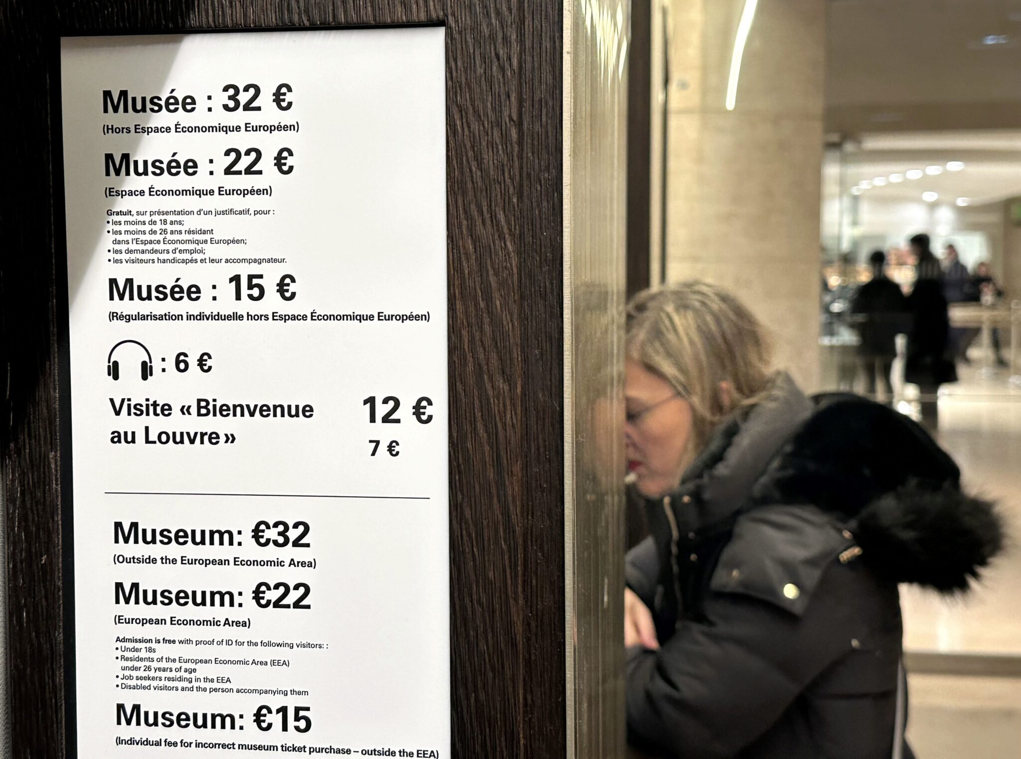 UK and Chinese Visitors Face Higher Prices at the Louvre - CHINA MINUTES