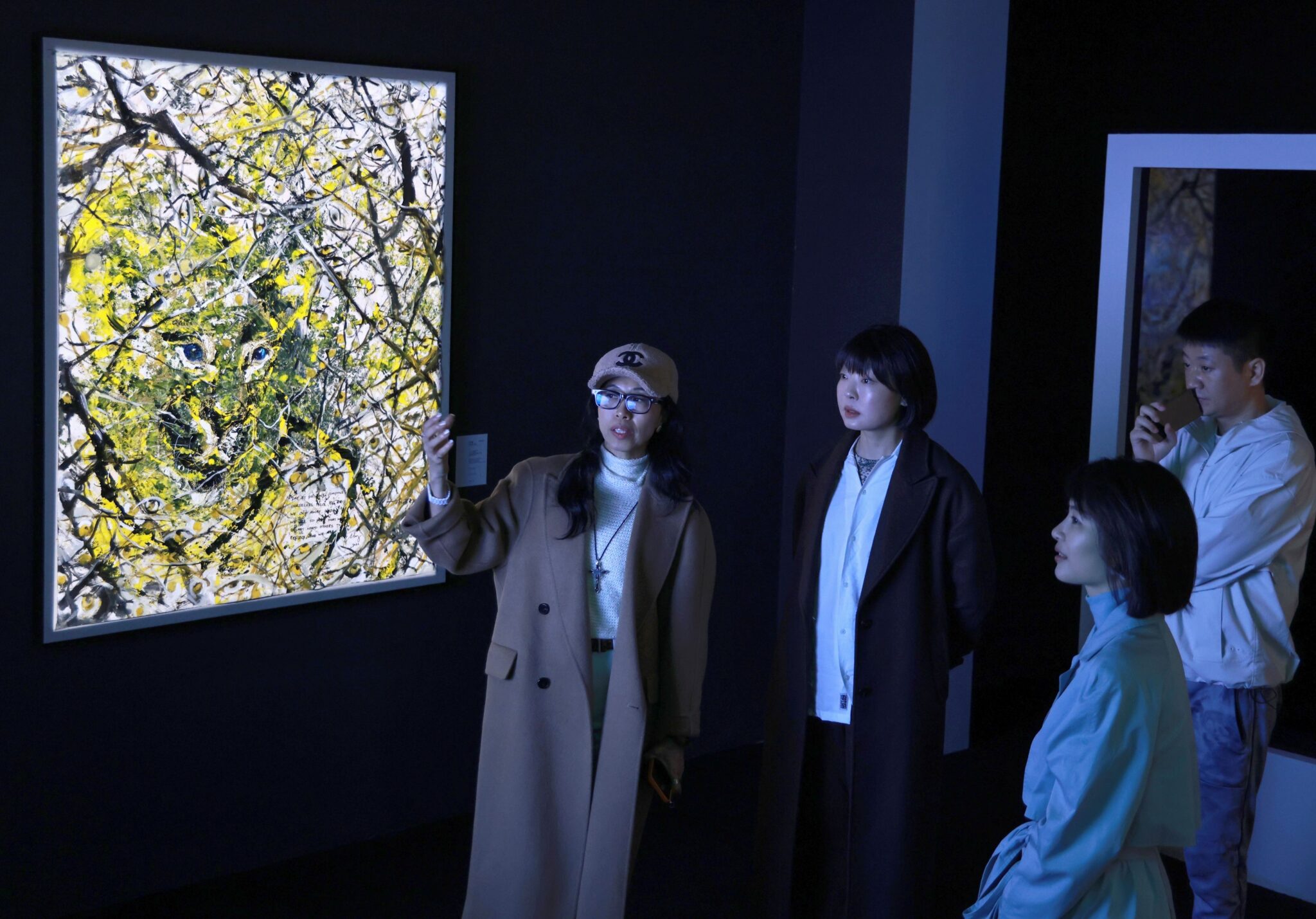 Demos Chiang’s Monochrome Works Slow the Pace of Seeing - CHINA MINUTES