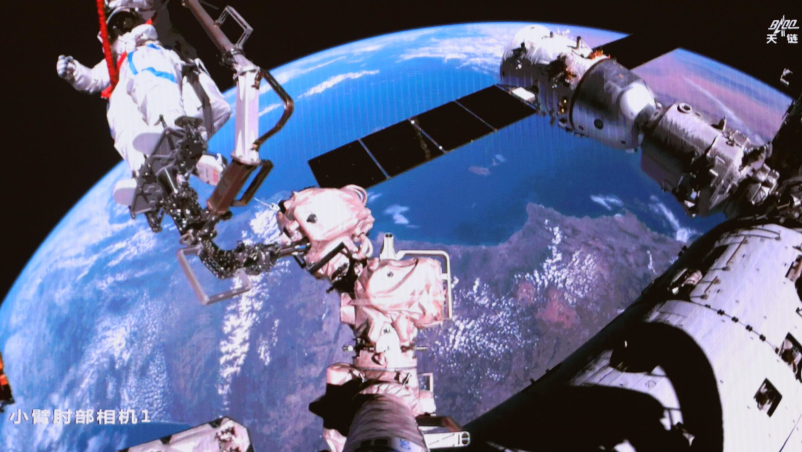 China Opens Space Station Program to Foreign Astronauts - CHINA MINUTES